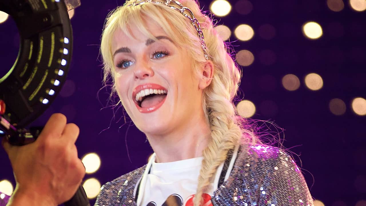 K3 zet fans in het zonnetje met videoclip | Muziek | NU.nl