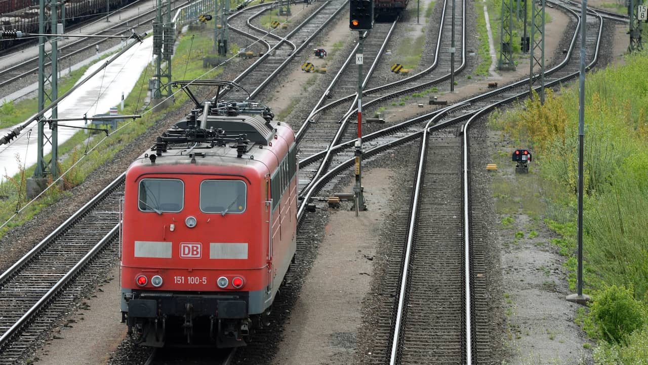 Staking Duitse spoorwegen voorbij | Economie | NU.nl