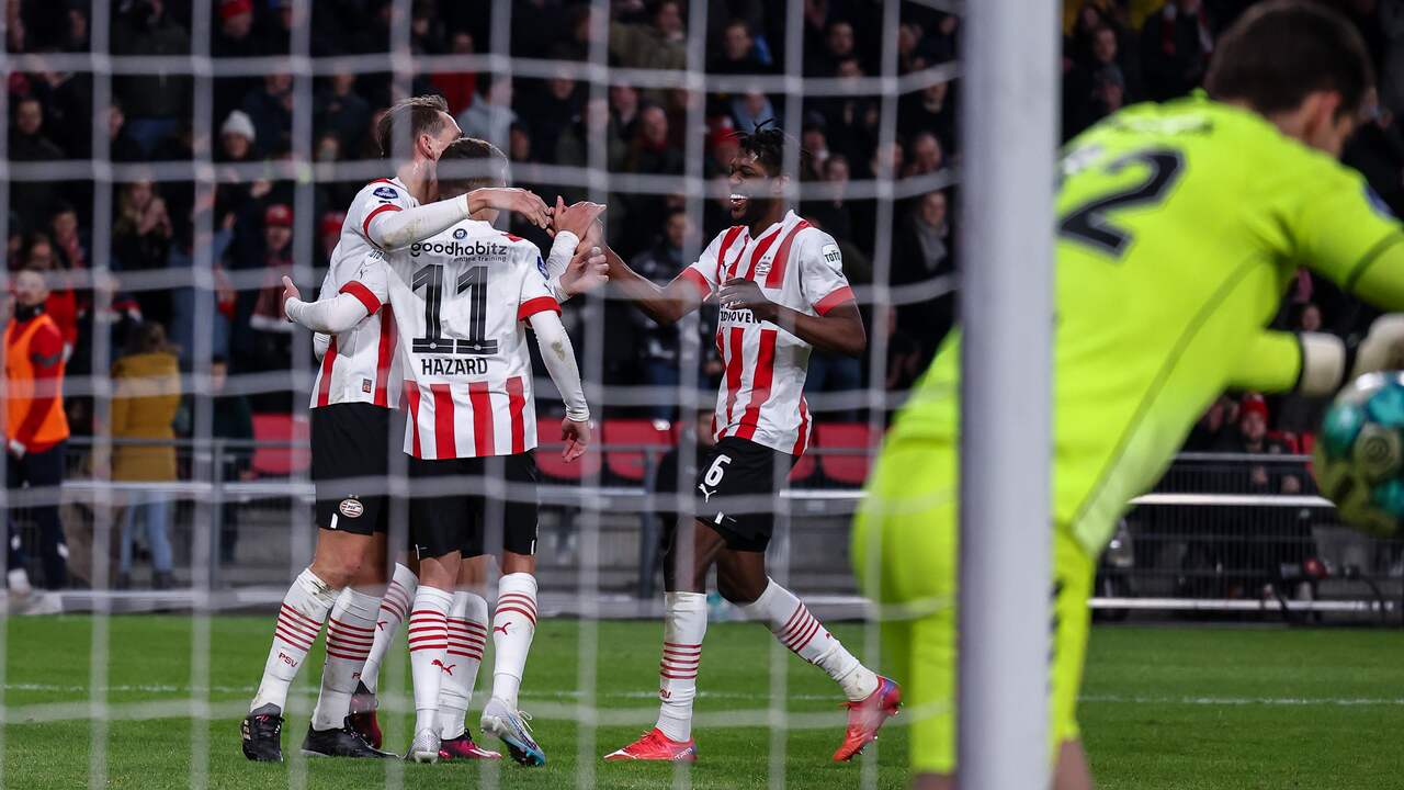 PSV wint nu wél van FC Emmen en plaatst zich voor kwartfinales bekertoernooi | Voetbal | NU.nl