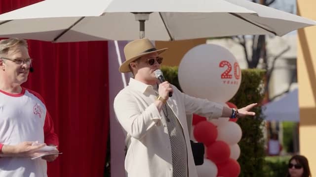 High School Musical-sterren vieren twintigjarig jubileum met fans | NU.nl