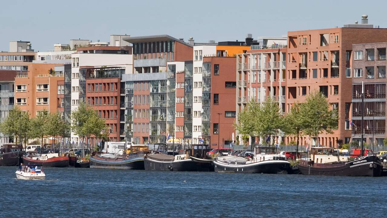 Zwarte schermen toch niet verplaatst op Amsterdamse Java-eiland ...