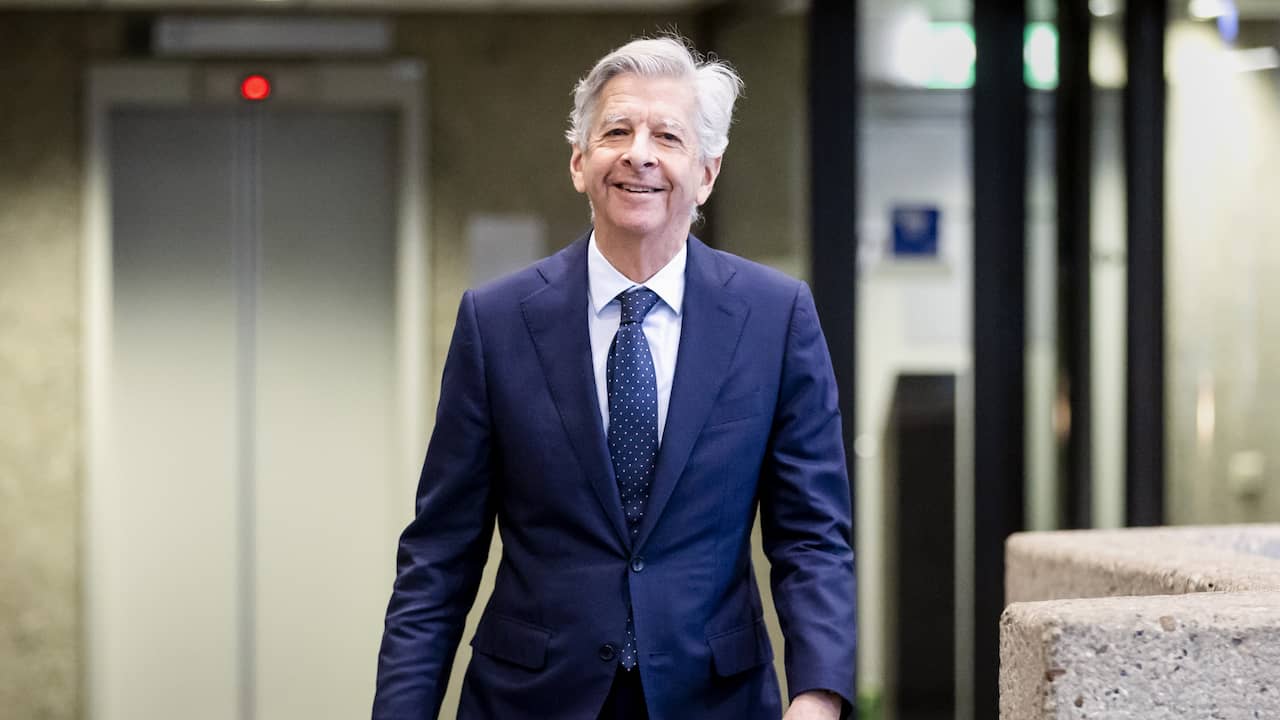 Ronald Plasterk keert eind juli terug als columnist bij De Telegraaf ...