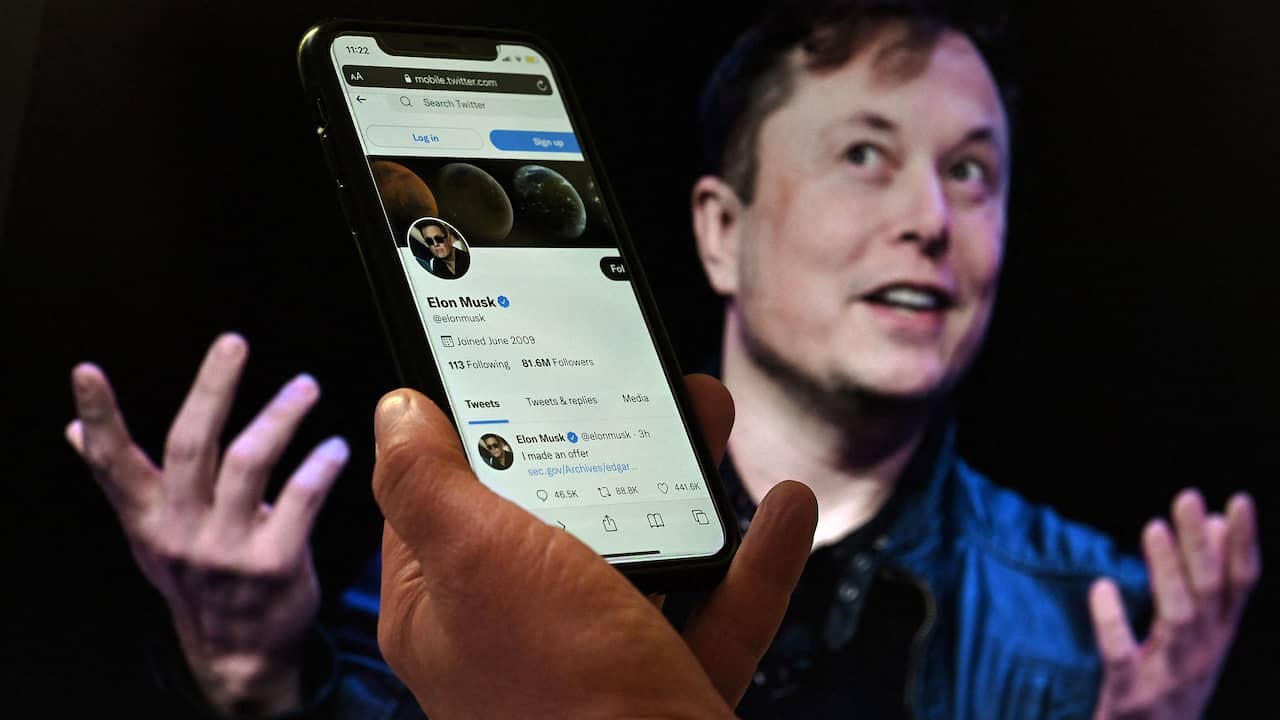 Strijd met Elon Musk en dalende advertentie-inkomsten teisteren Twitter ...