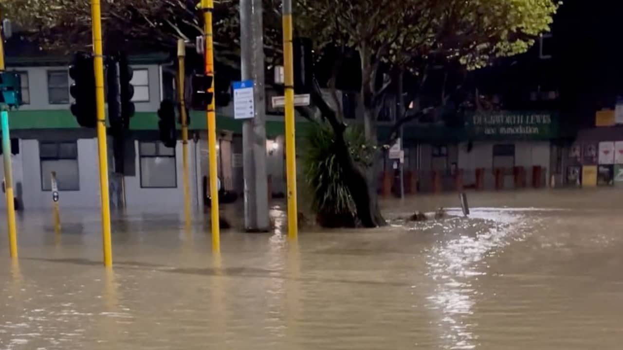 Nieuw-Zeeland roept noodtoestand uit na recordhoeveelheid regen in ...
