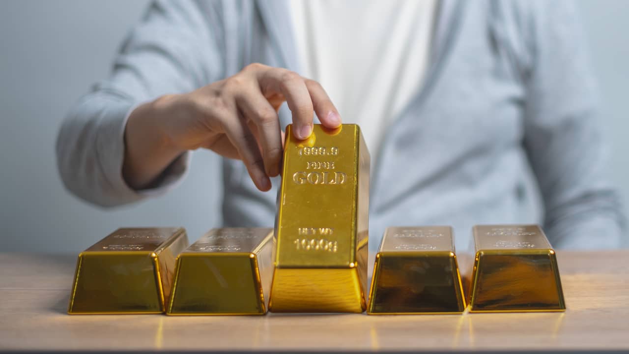 Fransman vindt goudschat van 700.000 euro in zijn tuin en mag die ...