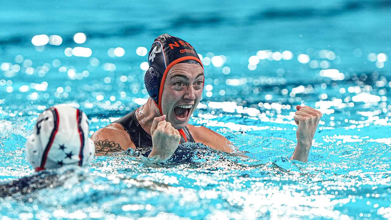 Van der Sloot bezorgt waterpolosters brons: 'Ik dacht: joh, ik schiet ...