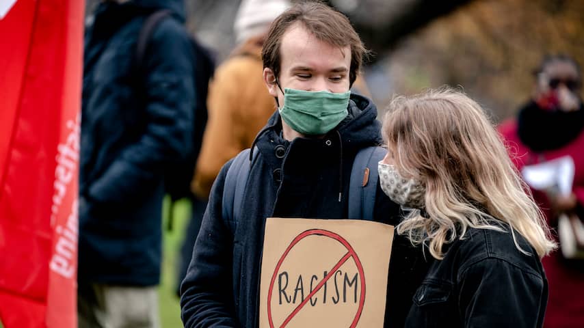 Dit vinden de politieke partijen van discriminatie en racisme ...