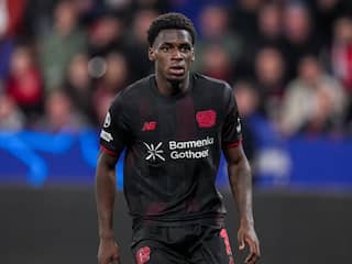 Flekken en Poku ontsnappen met Leverkusen tegen tiental Paderborn in ...