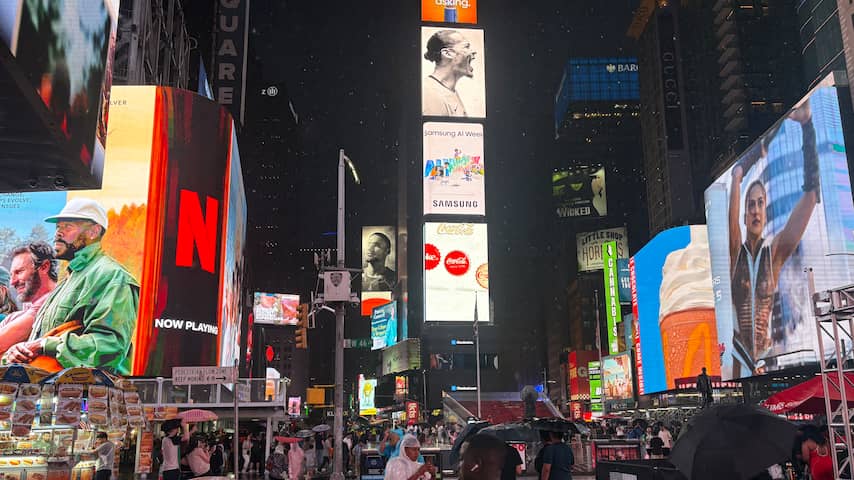 Spelers Nederlands elftal getoond op Times Square in New York | Voetbal ...