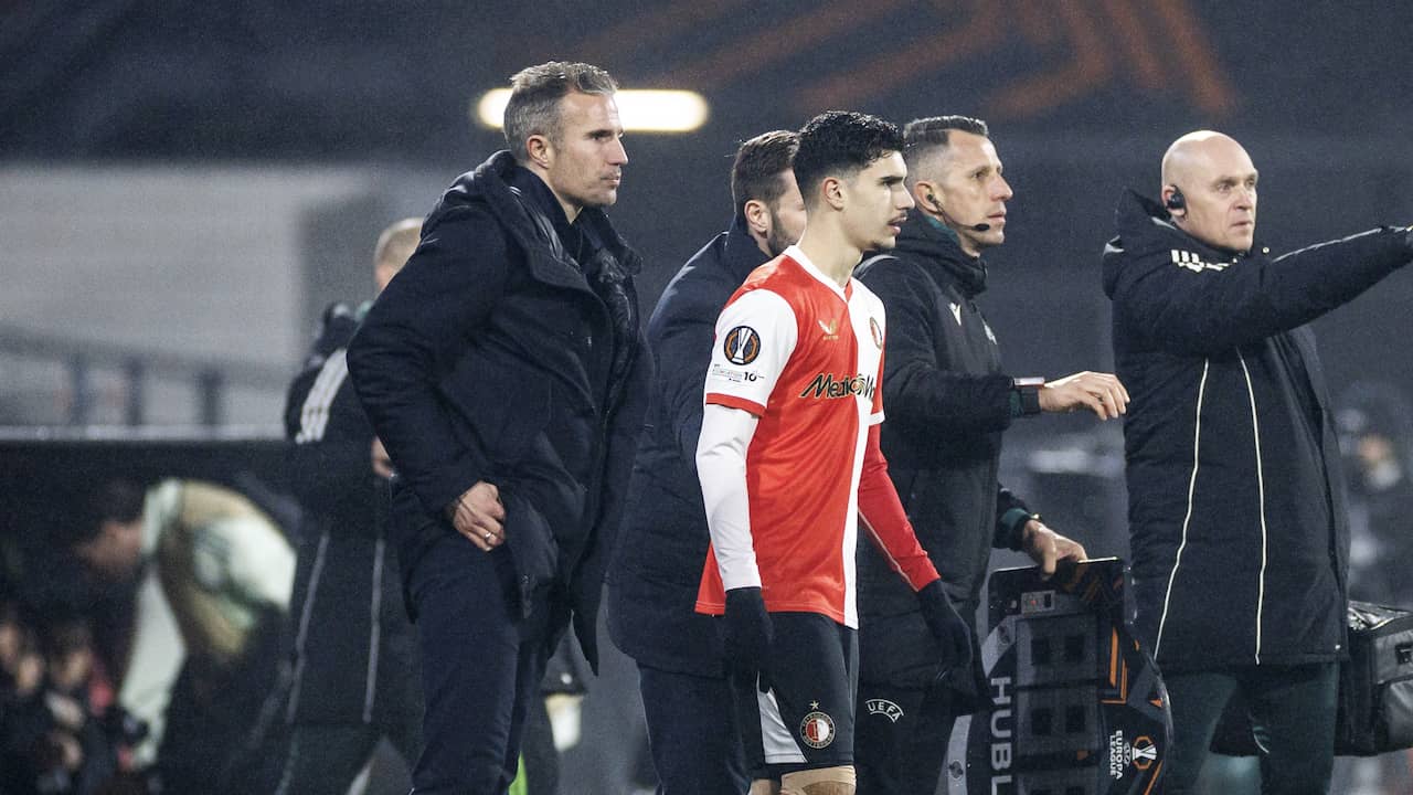 Van Persie positief over spel Feyenoord én zoon Shaqueel: 'Neusje voor ...