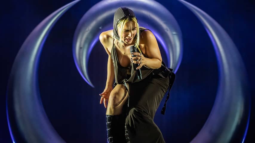 Eerste soloshow Maan op Lowlands: 'Was er dag en nacht mee bezig' | Lowlands2025 | NU.nl