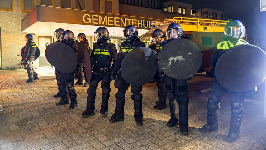 Geschreeuw tijdens azc-protest wint het van inhoudelijke discussie ...