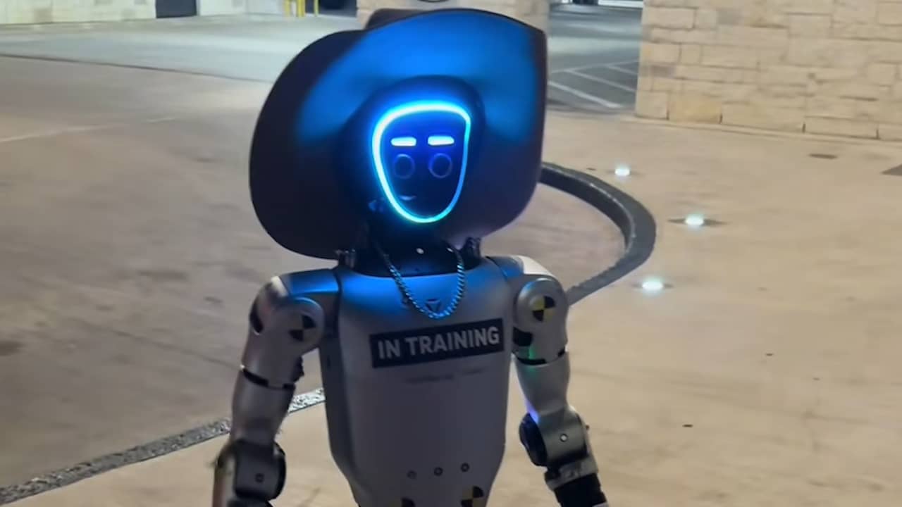 Cowboyrobot wandelt rond en praat met mensen in Texas | NU.nl