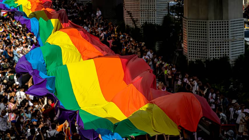 Billie Eilish is queer, maar wat betekent dat nou precies? | Gebaseerd ...