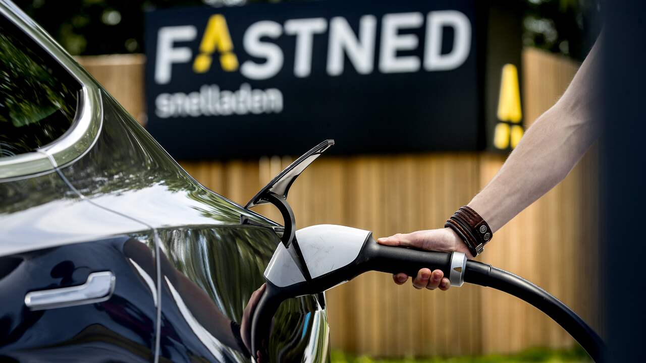 Fastned verhoogt prijs voor snelladen vanwege hoge energieprijzen ...