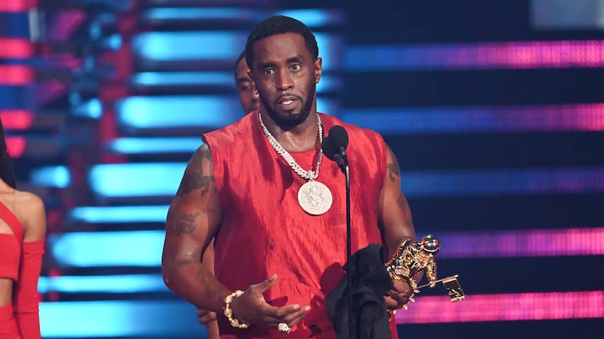 Diddy moet maand langer in gevangenis blijven, mogelijk door overtreden ...