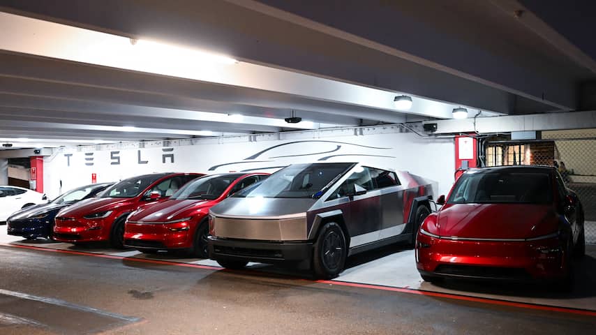 Tesla-aandeel schiet omhoog na koop Musk voor 1 miljard dollar aan ...