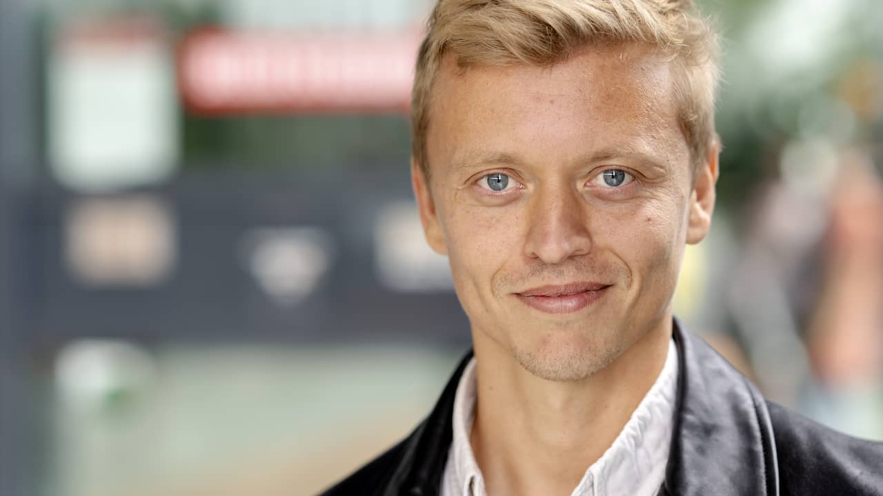 Programmamaker Nicolaas Veul en vriend 'trotse ouders' van een zoon ...