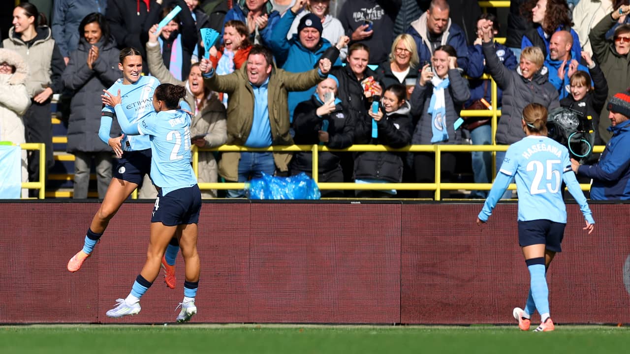 Scorende Kerstin Casparij helpt City aan zege op Arsenal van Slegers in ...