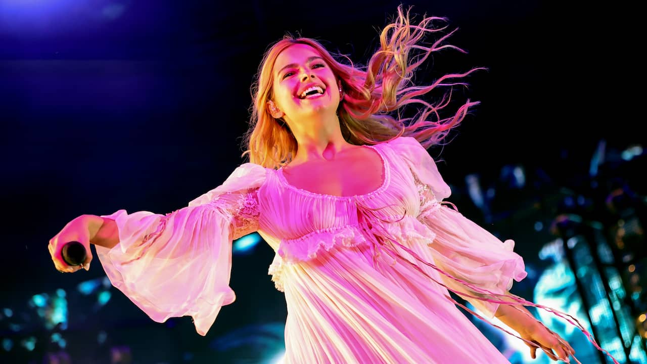 Addison Rae maakt succesvolle overstap van TikTok-danser naar popster ...