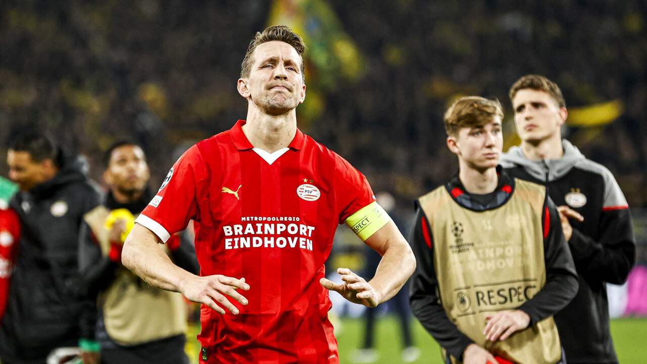 PSV-captain De Jong baalt van verlies en gemiste kans: 'Die bal moet ...
