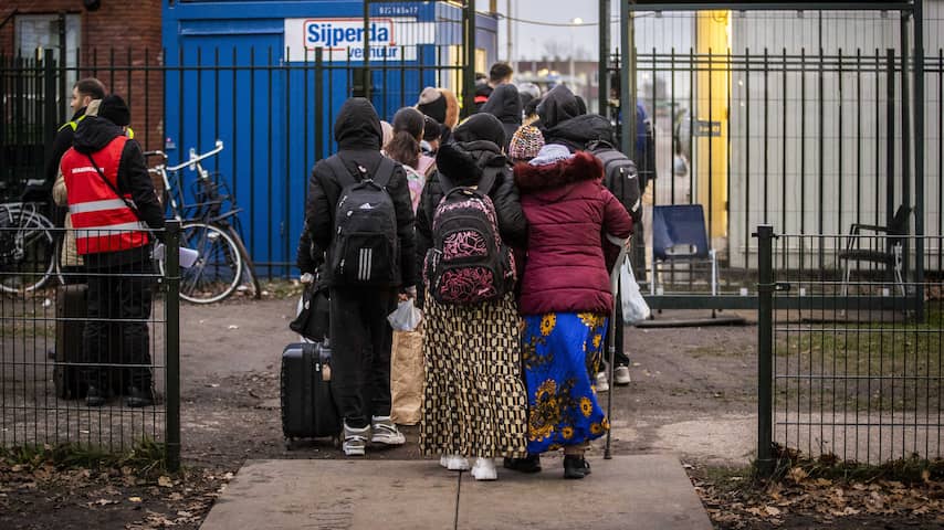 IND krijgt vanwege drukte ook volgend jaar langer tijd voor ...