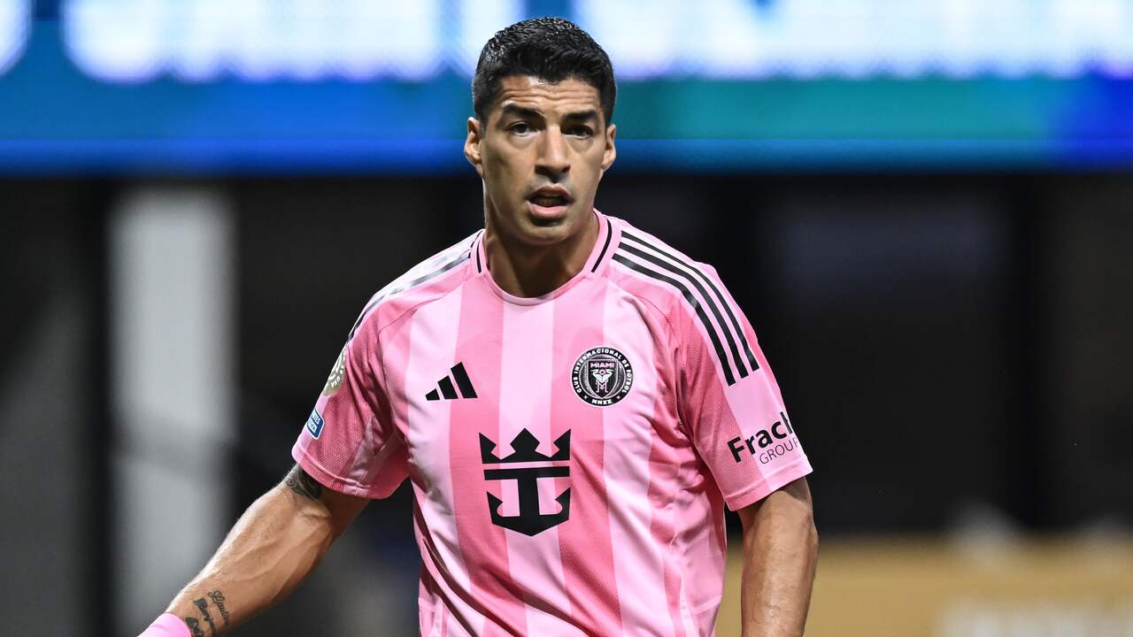 Suárez zegt sorry voor spugen op staflid van opponent: 'Moment van ...