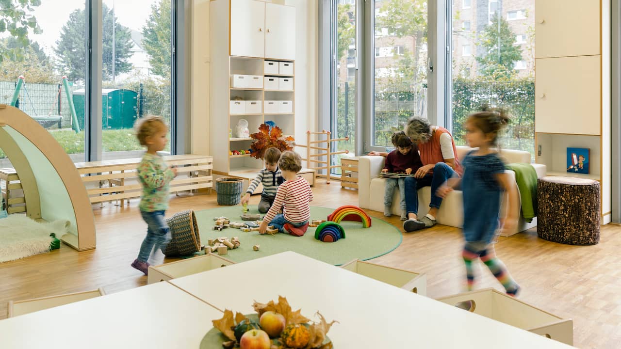 De hele dag babyfoto's van de crèche: wat heb je aan een ouderapp ...