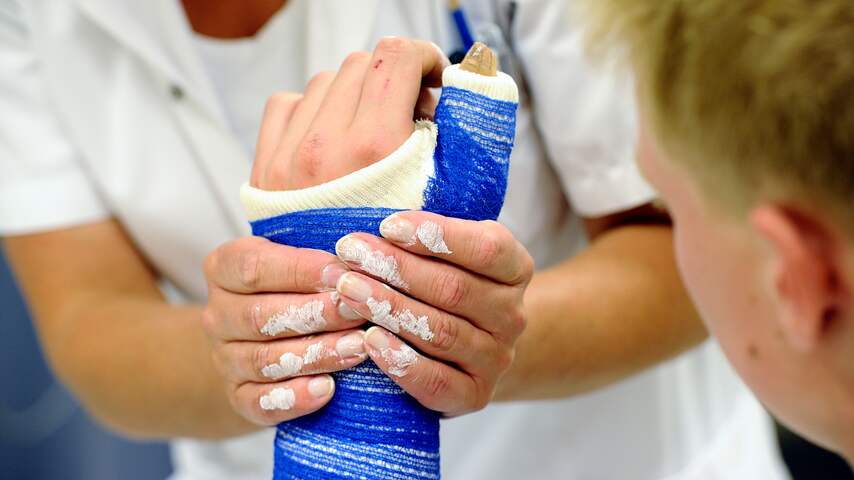 Meer dan vijftienhonderd armen in het gips bij open dag Alrijne ...