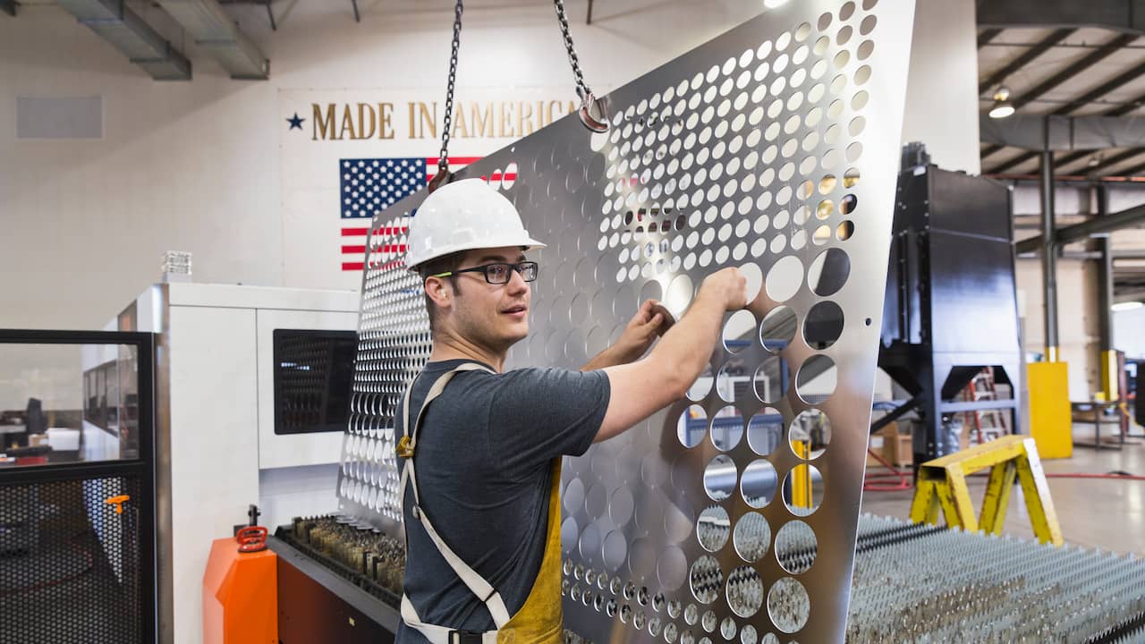 Amerikaanse productiesector krimpt ondanks tarieven van Trump ...