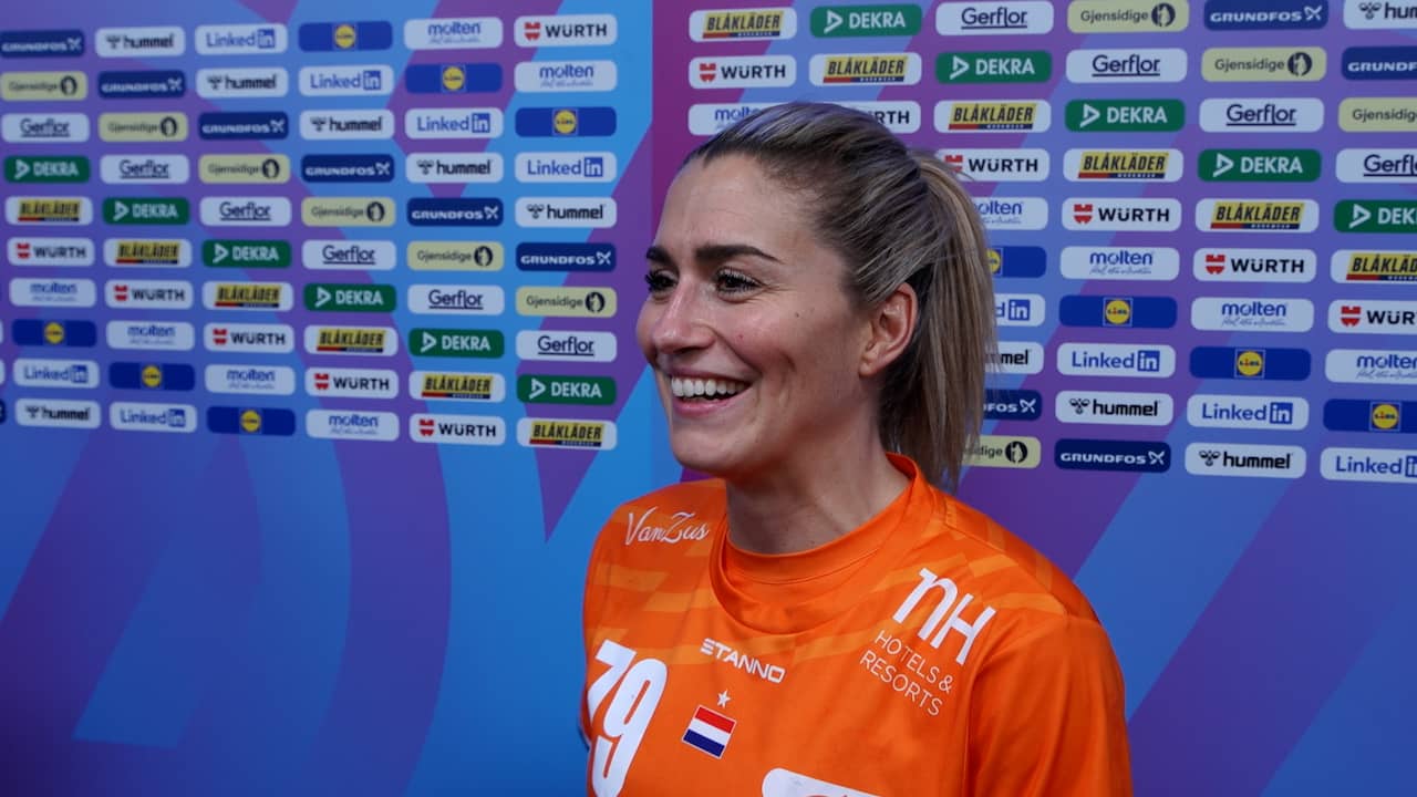 Handbalsters beginnen WK met simpele overwinning in uitverkocht Ahoy ...