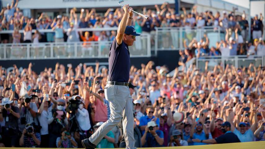Mickelson (50) wint PGA Championship en is oudste winnaar van major ...