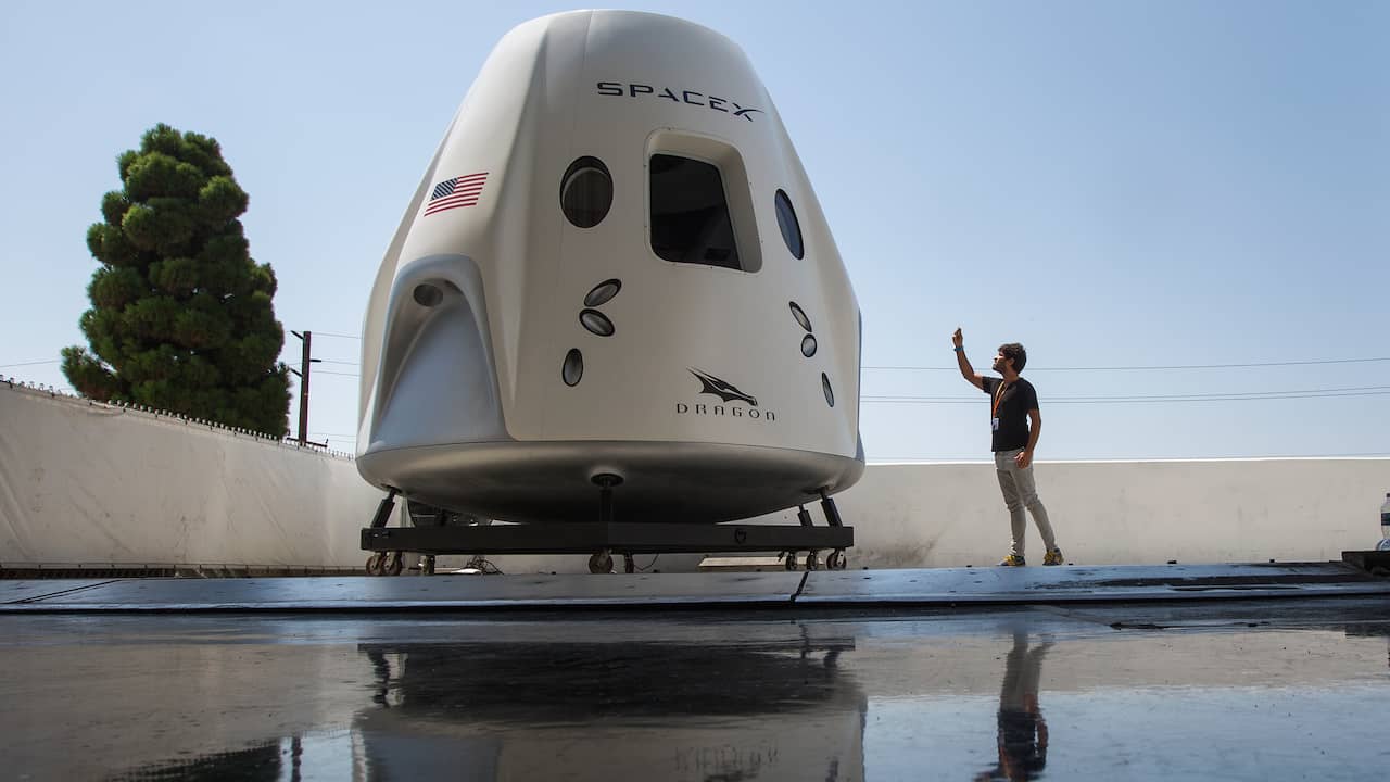 SpaceX stopt voorlopig met maken van nieuwe Crew Dragon-capsules | Tech ...