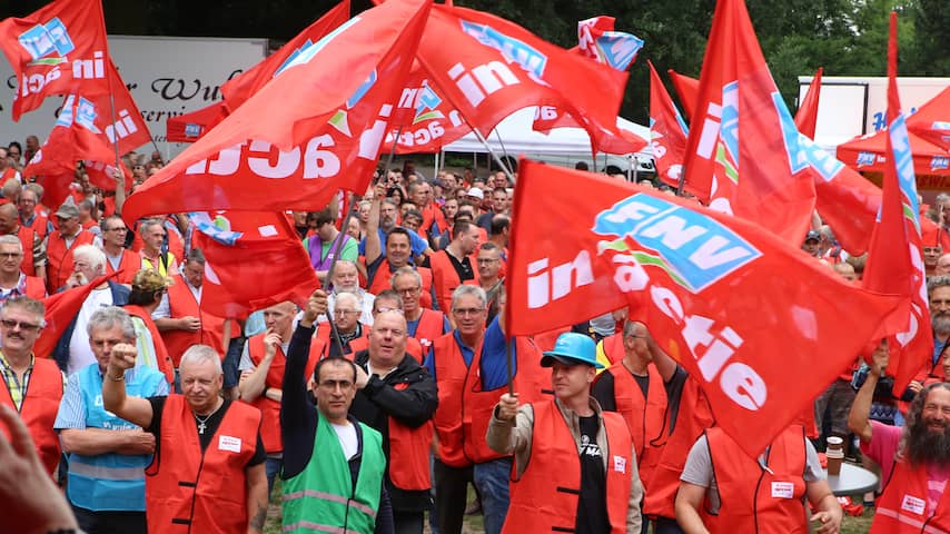 Werknemers van VDL, DAF en ASML krijgen loonsverhoging van 9 procent ...