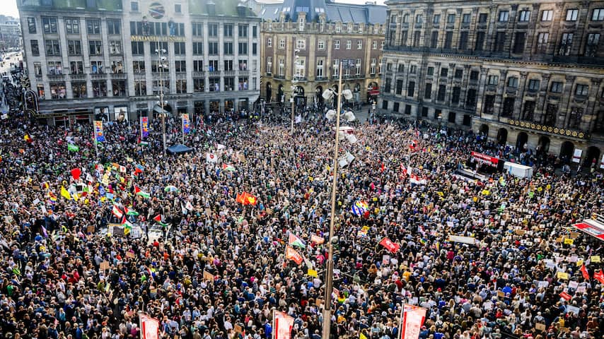 Duizenden demonstreren in Amsterdam tegen racisme en fascisme ...