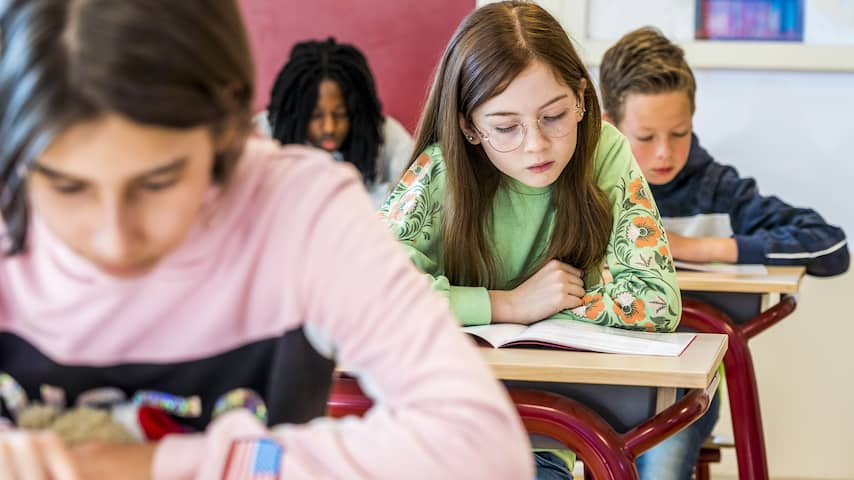 Ook op basisscholen verbod op telefoon in klas: 'Bleek toch behoefte ...