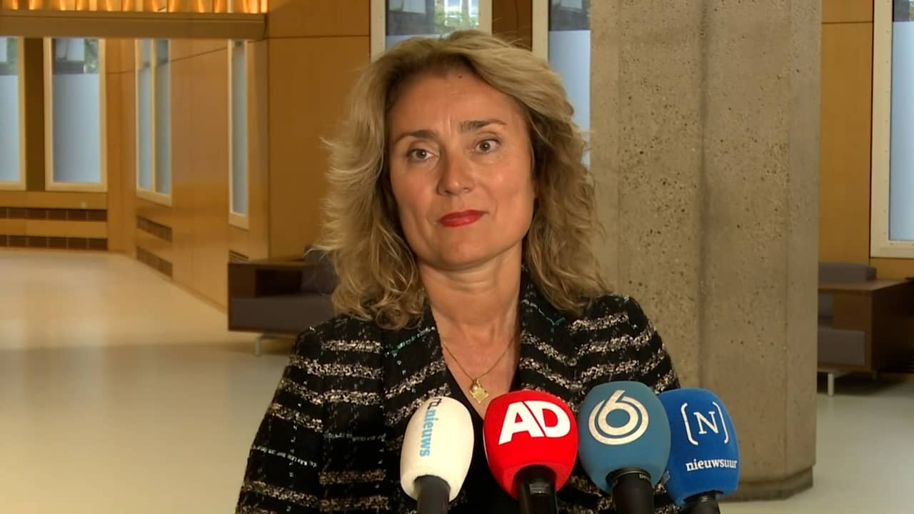 Arib verliest zaak: onderzoek naar gedrag oud-Kamervoorzitter terecht ingesteld | Politiek | NU.nl