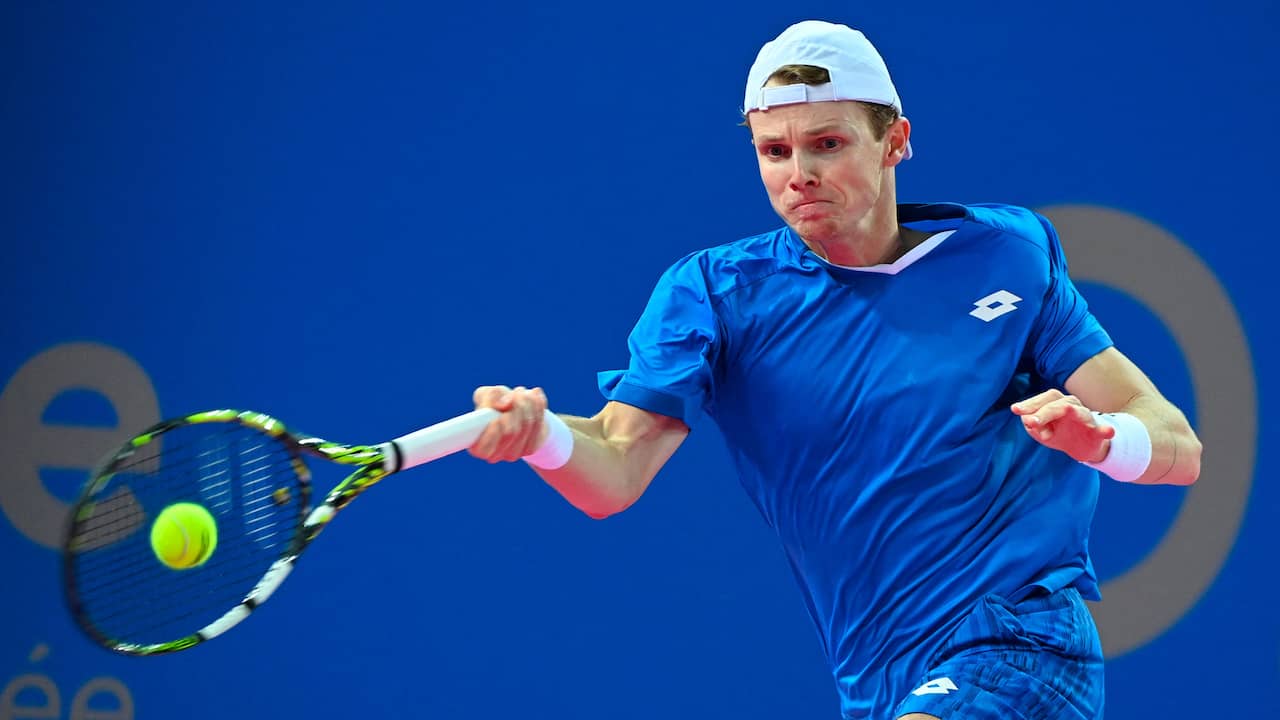 Jesper de Jong moet in Barcelona snel buigen voor topspeler Rublev ...