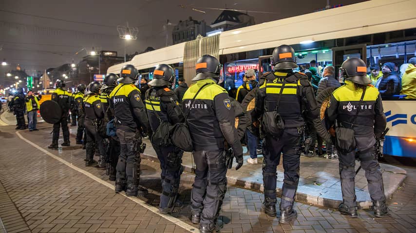 45 verdachten van geweld Amsterdam in beeld bij politie, 9 van hen ...