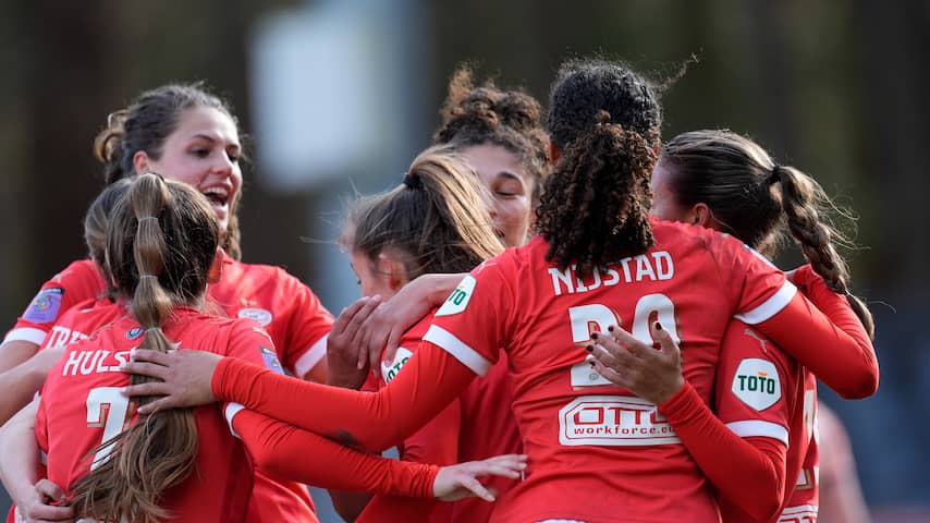PSV Vrouwen wint van Fortuna Sittard en houdt nummer twee Ajax in het vizier | Voetbal | NU.nl