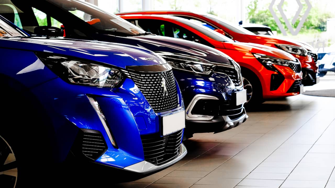 Autoverkoop weer gedaald, vooral benzineauto's minder in trek ...