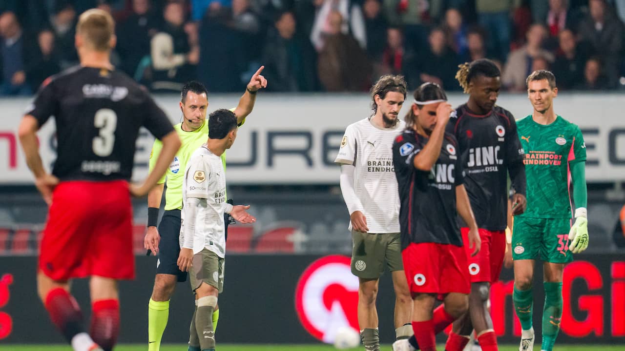 Verbazing na stilleggen Excelsior-PSV 10 seconden voor tijd: 'Fluit dan gelijk af' | Voetbal | NU.nl