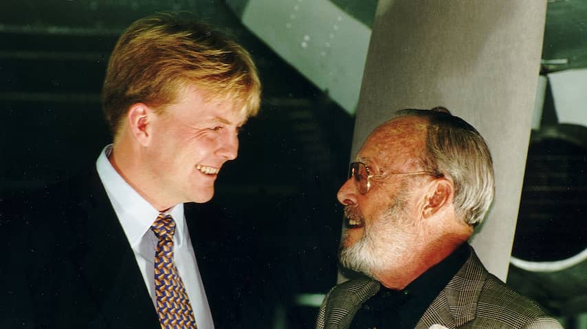 Docu over prins Bernhard: 'Zorgde goed voor zijn dochters én maîtresses' | Koningshuis | NU.nl