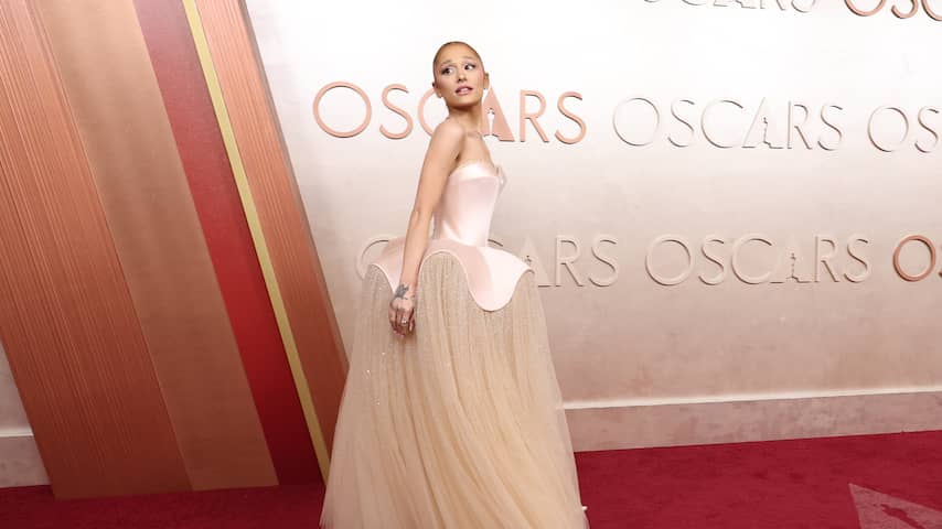 Dit droegen de sterren op de rode loper bij de Oscar-uitreiking ...
