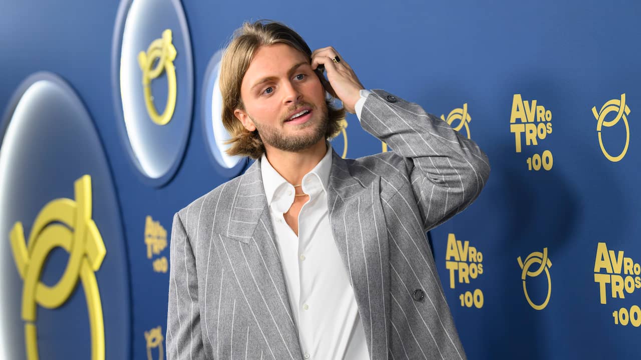 Rijk Hofman bevestigt relatie met influencer Stephanie Abu-Sbeih ...