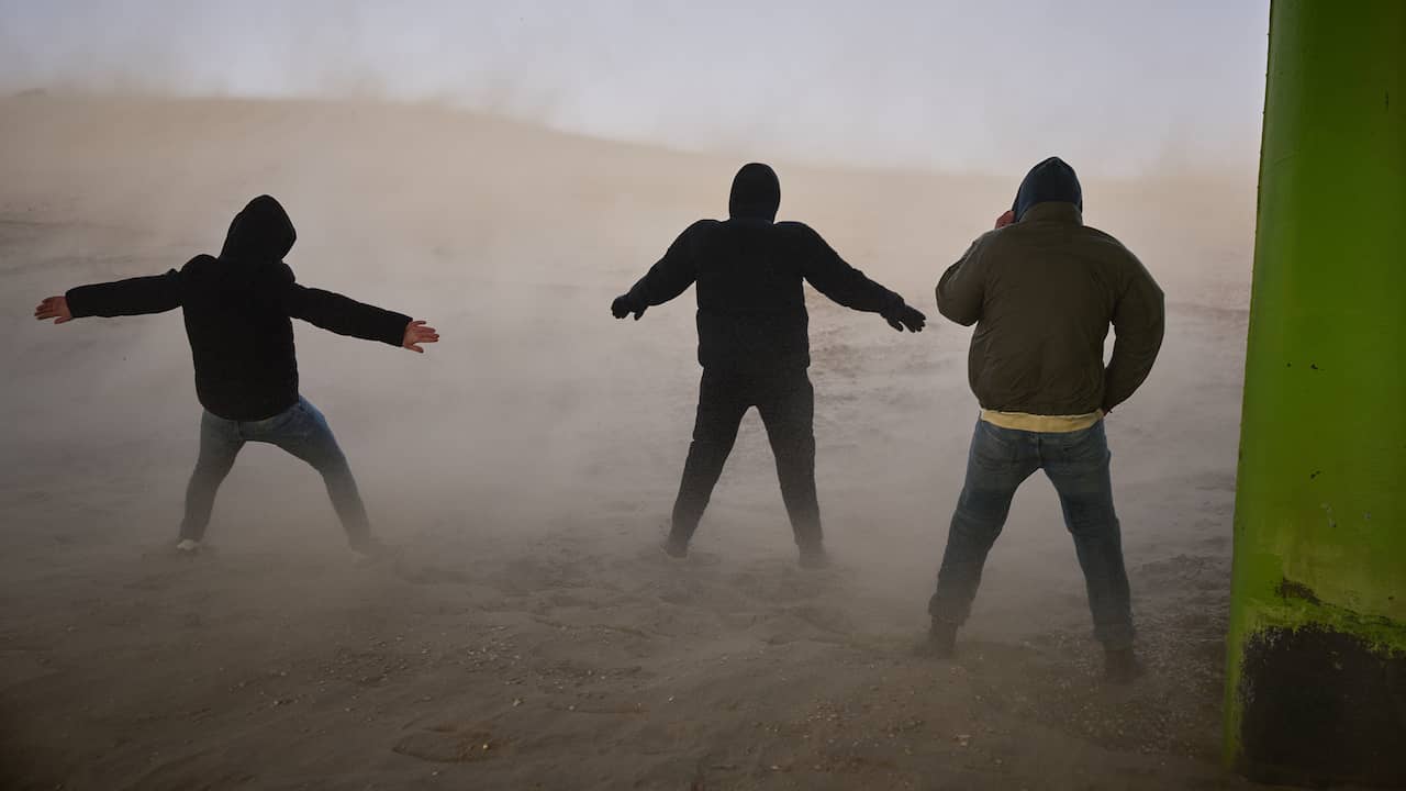 Storm Benjamin is er eerder: code oranje vervroegd en kans op zware ...