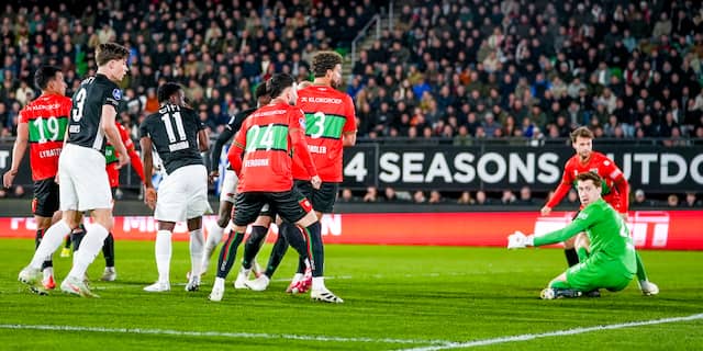 AZ geeft 1-3-voorsprong uit handen en lijdt puntenverlies tegen NEC | Voetbal | NU.nl