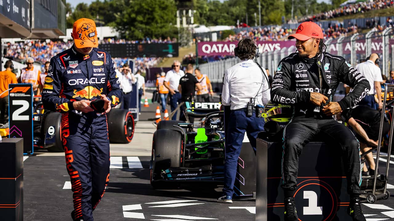 Hamilton verrast Verstappen in Boedapest met eerste poleposition sinds 2021 | Formule 1 | NU.nl