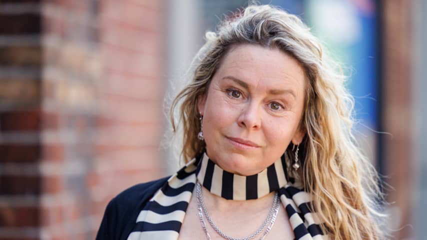 Zoon van documentairemaker Sunny Bergman aangevallen op straat in Venlo ...