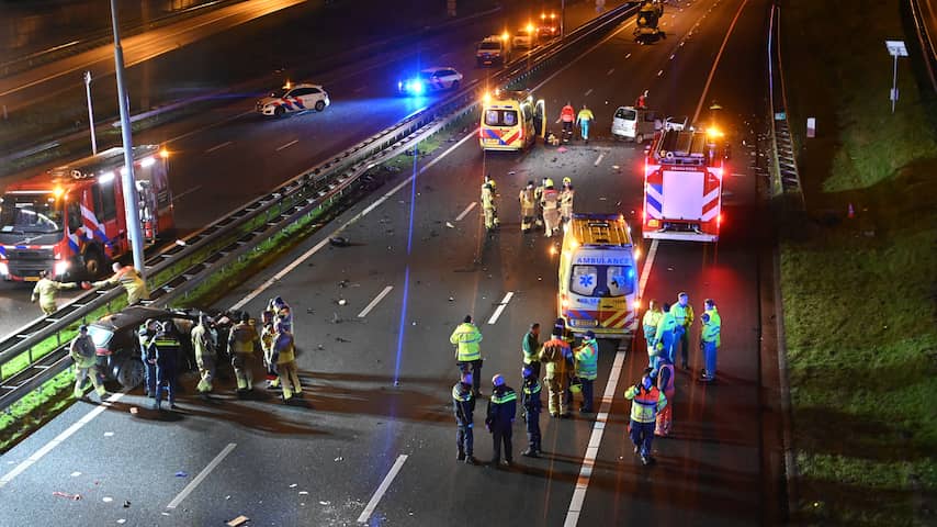 Drie doden en drie gewonden bij ongeluk met spookrijder op A16 | Binnenland | NU.nl